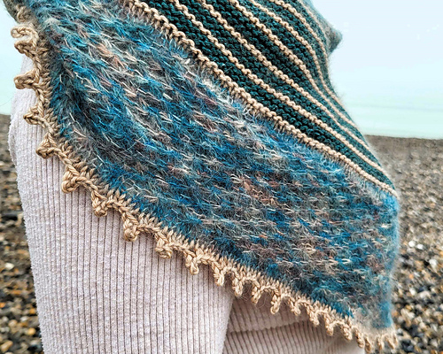 Ravelry: Sérényté pattern by Anaïs Louve