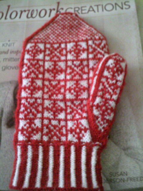 Ravelry: Andaren's Reindeer Mittens
