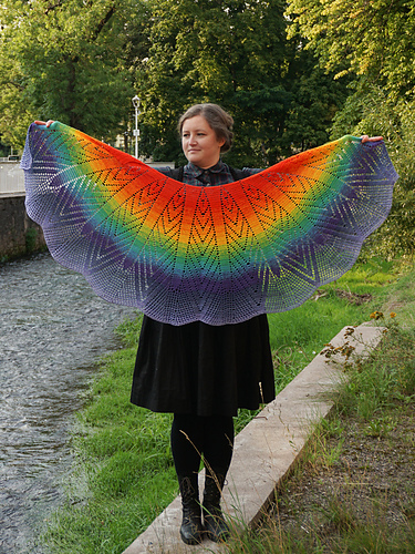 Ravelry: Rainbow aurora capelet pattern by Andrea Cretu