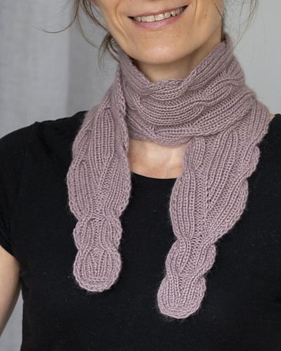 Ravelry: Drifting Wave Scarf pattern by Aneta Bleyer