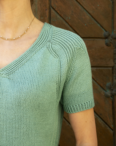 Ravelry: Sway Line Tee V-neck pattern by Aneta Bleyer