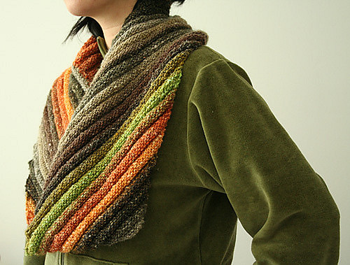 Ravelry: Rainbow Moebius pattern by Manuèle Ducret