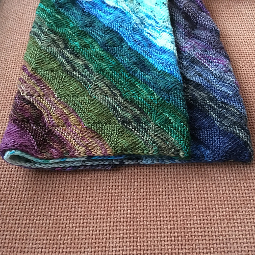 Ravelry: Colourful Geometry Loop pattern by Petra Machová Kouřilová