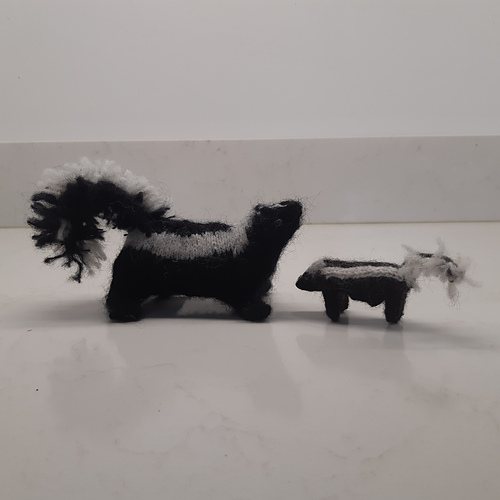 Ravelry: Striped skunk (and mini skunk) pattern by Viv's Knits