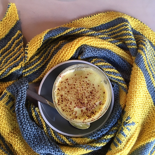 Ravelry: Daffodil Hunter Shawl pattern by Anna Granta