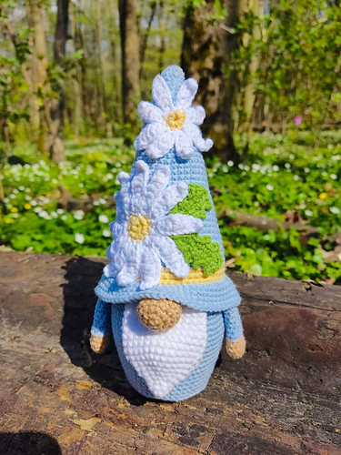 Ravelry: Gnome chamomile pattern by Oksana Kovalenko