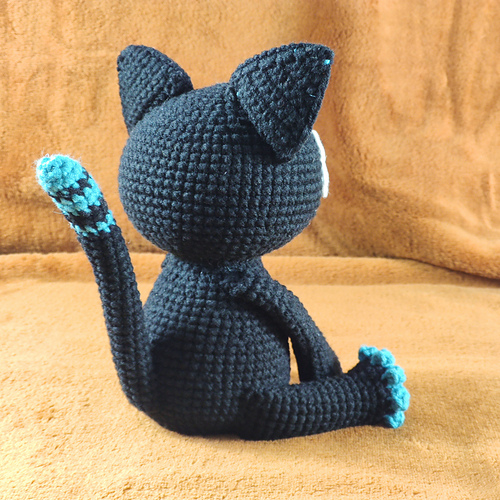 Ravelry: Creepy cat pattern by Anna Carax