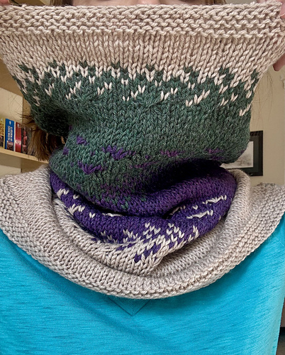 Ravelry: Worsted Weight Quarto Cowl pattern by Beth K