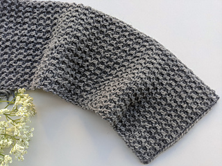 Ravelry: One-Row Scarf pattern by Annanitato Lolo