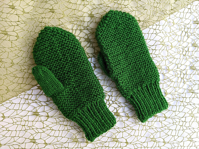 Ravelry: Garter Stitch Mittens pattern by Annanitato Lolo