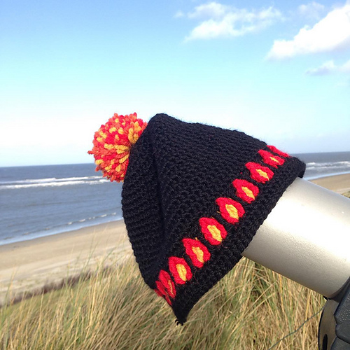 Ravelry: Bonfire Beanie pattern by Anne Schüler