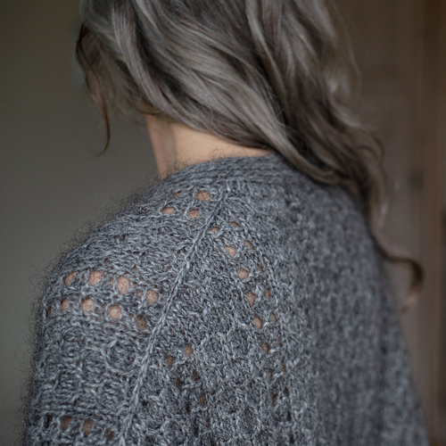 Ravelry: Comma Cocoon pattern by Anne Ventzel