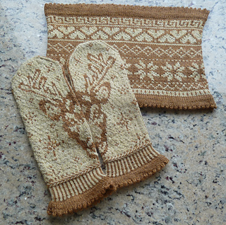 Ravelry: Annette's Buck Yeah! Mitten