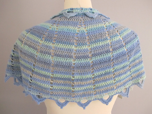 Ravelry: Capelette pattern by Annette Petavy