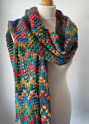 Ravelry: Color Shift Scarf pattern by Carmen Heffernan
