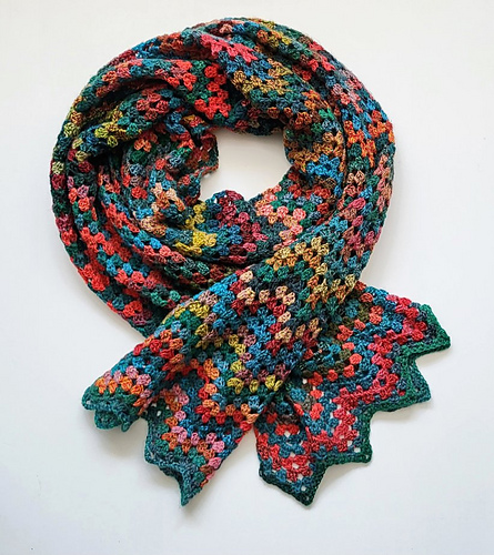 Ravelry: Color Shift Scarf pattern by Carmen Heffernan