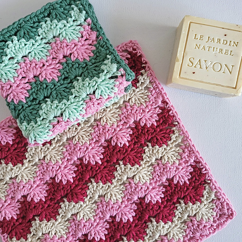 Ravelry: Spring Fresh Washcloth pattern by Carmen Heffernan