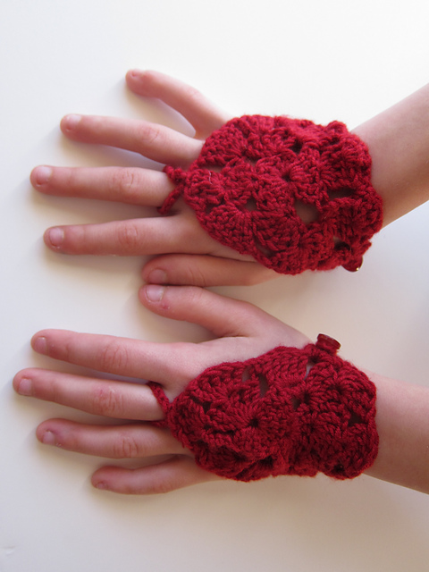 Ravelry: AnnieJeanson's Fingerless Lace