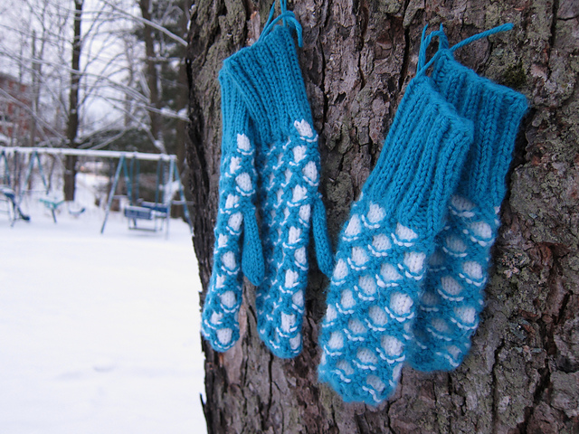 Ravelry: AnnieJeanson's Newfie Mittens