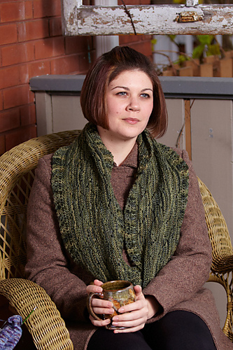 Ravelry: Whitman Cowl pattern by Janelle Martin