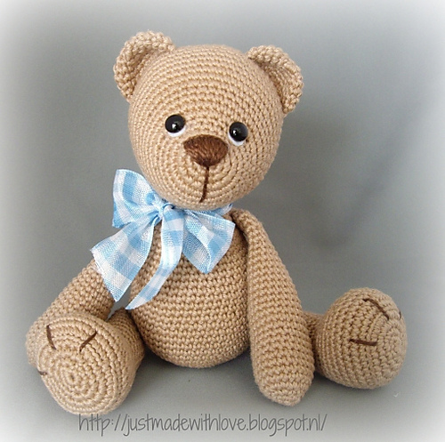 Ravelry: Lucas the teddy pattern by Laura Sillar