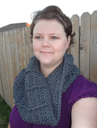 Ravelry: Chain Mail Cowl pattern by April Garwood