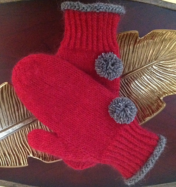 Ravelry: Christmas Mittens pattern by Arlene Lund