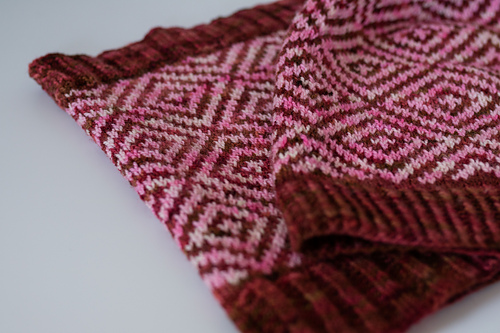 Ravelry: Pātikitiki Hat and Cowl pattern by Francoise Danoy