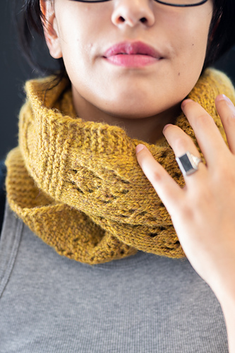 Ravelry: Return to Roots Cowl pattern by Francoise Danoy