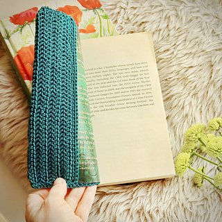 Ravelry: Fanny's Book Cover pattern by Marija Menaker