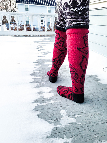 Ravelry: Pushing Roses pattern by Artesanitarium Designs