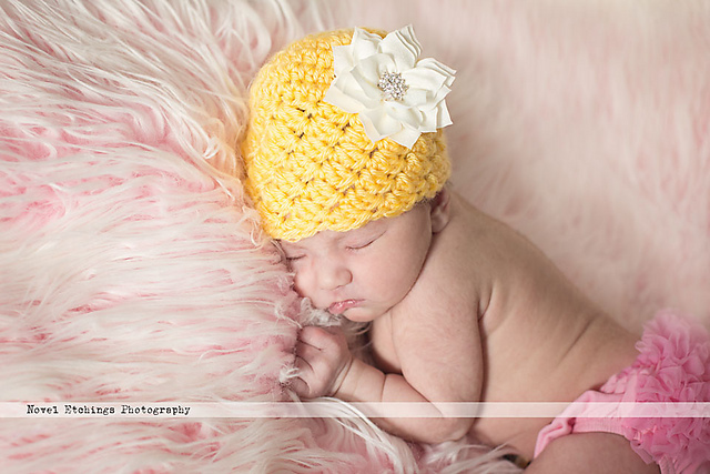 Ravelry: Taffy Twist Beanie pattern by Ashley Leither