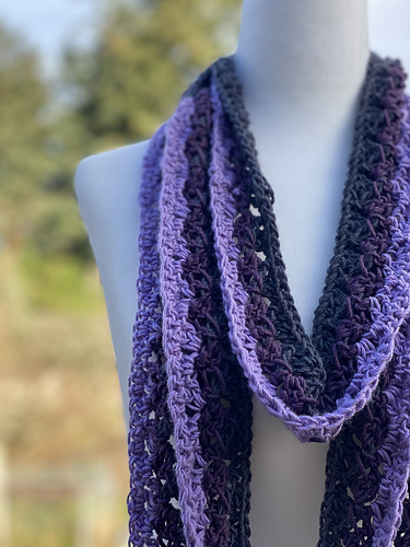 Ravelry: Ivy Lane Infinity Scarf pattern by Ashley Edmonds