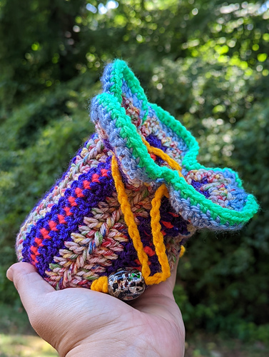 Ravelry: Prosperity Pouch pattern by Ashley Zhong