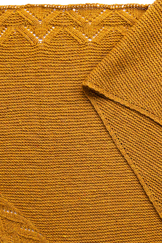 Ravelry: Scalene pattern by Nadia Crétin-Léchenne