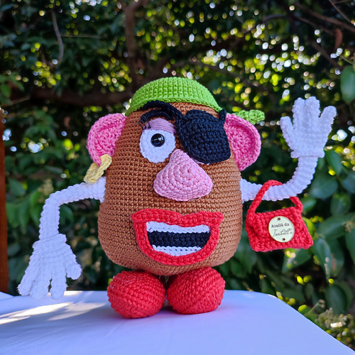 Ravelry: Mr. & Mrs. Potato Head Toy Story pattern by Isabela Santos