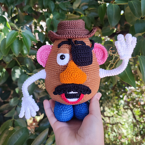 Ravelry: Mr. & Mrs. Potato Head Toy Story pattern by Isabela Santos