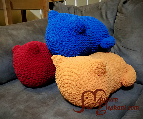 Ravelry: Simple Cat Pillow pattern by Erin Shirley