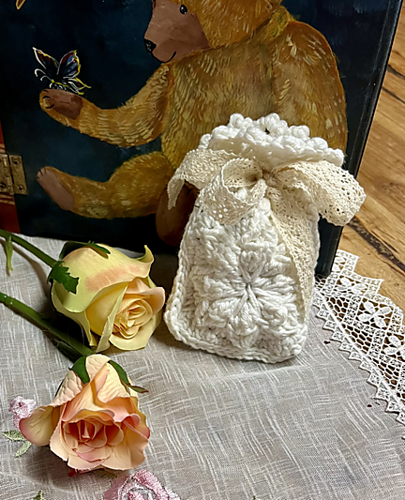 Ravelry: Lavender Sachet and Pot pourri Bag pattern by Sue Stapleton