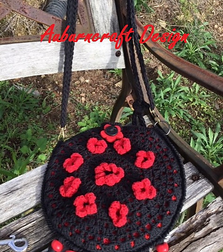 Ravelry: Poppy Meadow Bag pattern by Sue Stapleton
