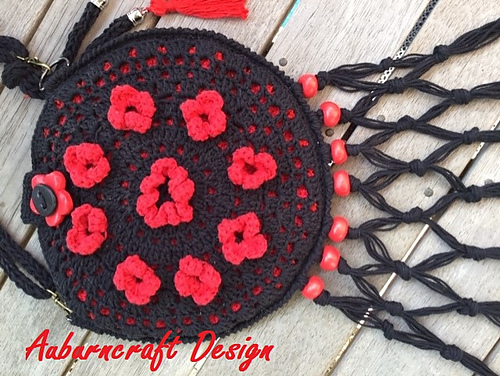 Ravelry: Poppy Meadow Bag pattern by Sue Stapleton