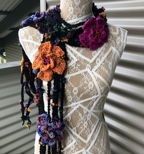 Ravelry: String of Flowers Scarf pattern by Sue Stapleton