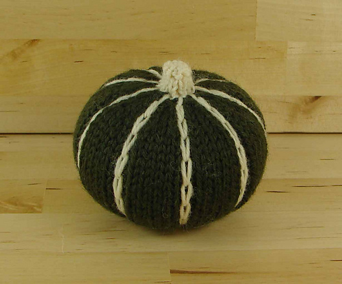Ravelry: Decorative Gourd Set pattern by Emily Kintigh