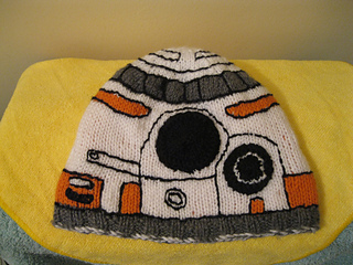 Ravelry: AusJen's BB8 Beanie