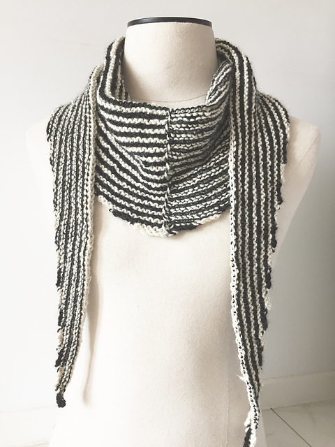 Ravelry: Twist Under pattern by Aussie Maria