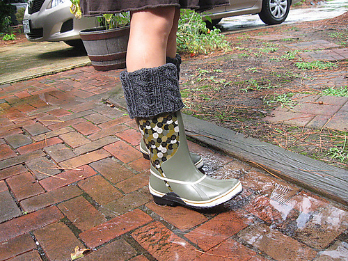 Ravelry: Reversible Cabled Leg Warmers pattern by Michelle Hepner