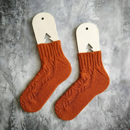 Ravelry: Frosty socks pattern by Alena Zhukova