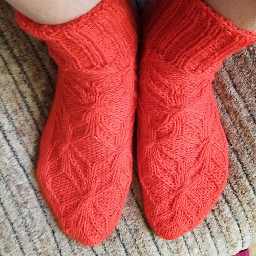 Ravelry: Frosty socks pattern by Alena Zhukova