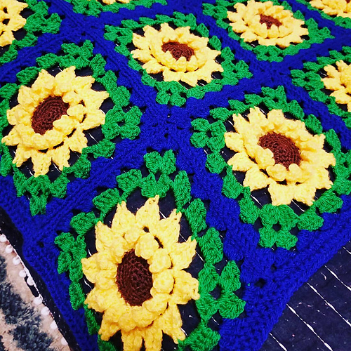 Ravelry: Sunflower Throw Blanket pattern by Libby Halstead