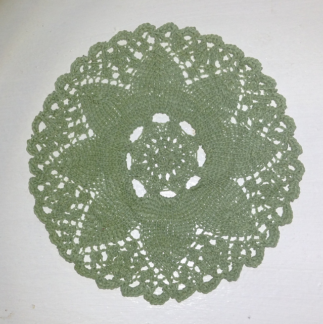 Ravelry: Flower Doily pattern by Coats Design Team